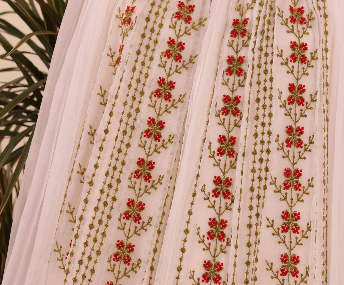 perdele traditionale – cusaturi si broderii traditionale romanesti